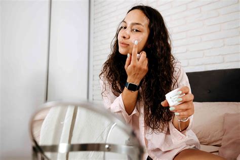 5 Dermatologist Recommended Rosacea Treatments To Ease Symptoms