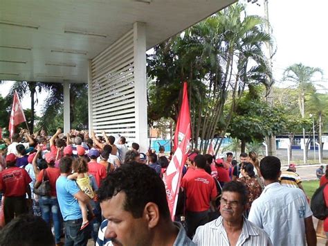 MST ocupa Ministério da Fazenda em Brasília Época Negócios Brasil