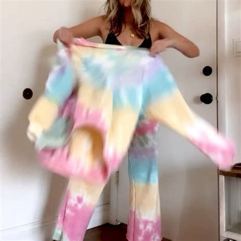 HOW DO YOU WEAR THAT Instagram Analytics Profile Howdoyouwearthat By