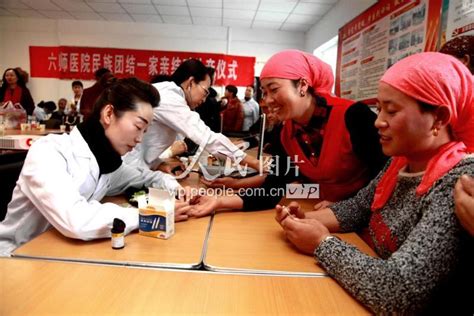 新疆兵团掀起 民族团结一家亲”结对认亲活动热潮 人民图片网