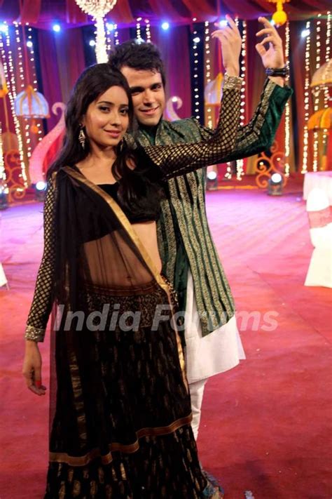 Asha Negi With Her Pavitra Rishta Co Star Rithvick Dhanjani On The Sets