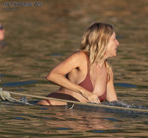 Sienna Miller Sexy Pregnant In Tiny Bikini Photos The Fappening