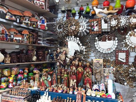 Mercado Artesanal La Mariscal Quito