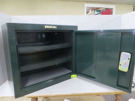 Stack On Locker 18x21x10 Lambrecht Auction Inc