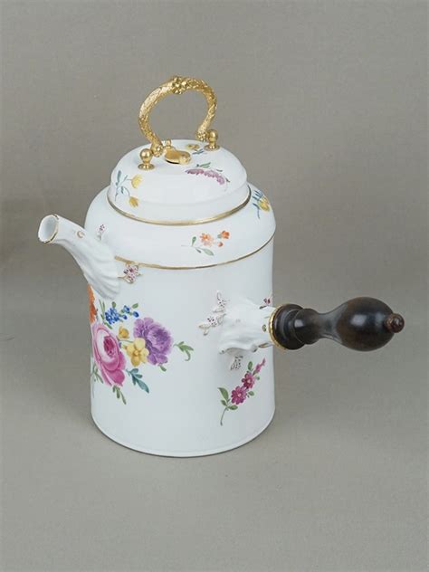 Кофейник фарфор роспись дерево бронза Германия Мейсен Xix век высота 18см реставрация