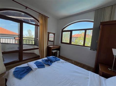 Къща с 2 спални 3 бани собствен басейн Винеярдс Ахелой Двуетажна къща 146 кв м РЗП 300