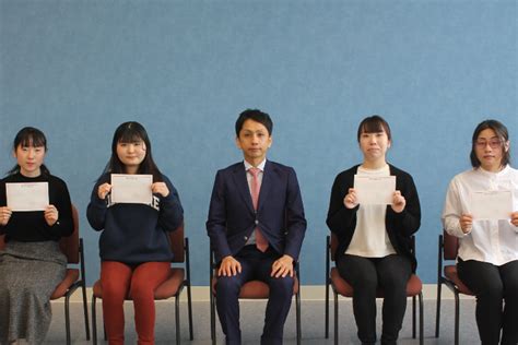 令和5年度 奨学生認定証授与式を行いました News Topics 滋賀文教短期大学