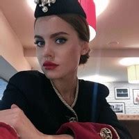 当年下水救人差点被拖下去还好灵机一动把他敲晕了再抓着头发拉上岸 没事儿别得瑟淹死的都是会游泳的不要怀疑施救者的伟大因为他的心是善良