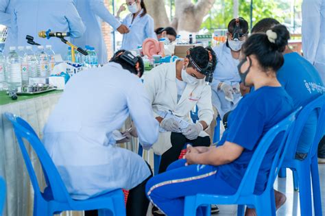 បុរី មេគង្គ លែន បរិច្ចាកថវិកាជូនដល់ អង្គការហូបកម្ពុជាក្នុងការពិនិត្យ