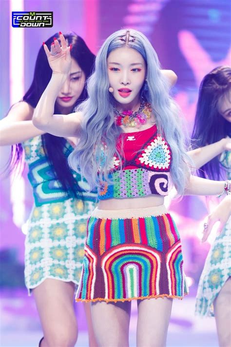 Pin de tris em chungha Cantores Kim chungha Crochê