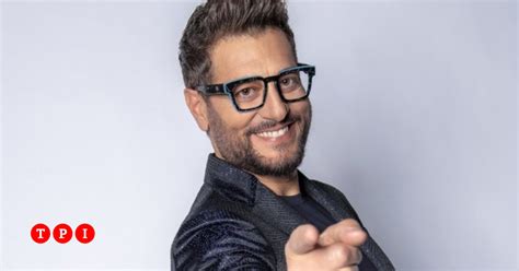 Enrico Papi Sono Fluido La Monogamia Non Esiste