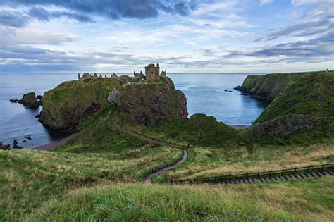 Dunnottar 성곽 놀라운 풍경 일몰 스톤 하 븐 Aberdeenshire 스코틀랜드 영국에서 0명에 대한 스톡 사진 및