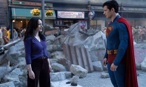 Americans Call Out Cbfc For Cutting 33 Second Kissing Scene In Superman