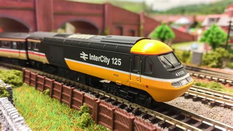 Class 43 Intercity 125 In Executive Livery N Gauge Youtube