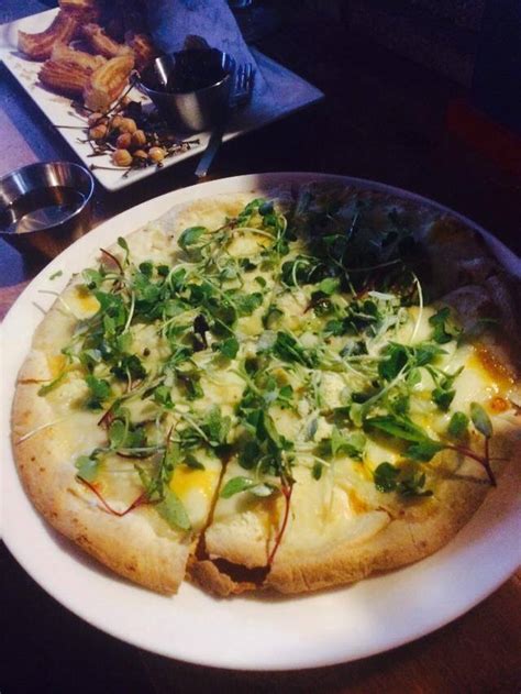 대구맛집본부 서현에 달달이라는 칵테일과맥주파는 바인데 저렴해서 요즘자주가고있어요ㅎㅎ 딸기마가리타