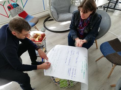 Как да подпомогнем хората над 55 години да използват дигиталните услуги