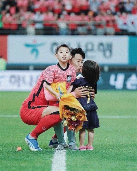 Uncle Kiss 🇰🇷♥️ Thfc Coys 토트넘 손흥민 Sonheungmin Southkorea