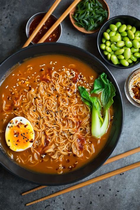 20 Minute Spicy Sriracha Ramen Noodle Soup Video Artofit