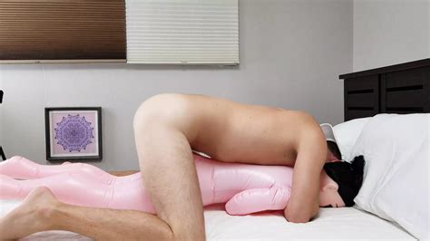 性感娃娃被后入 xHamster