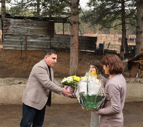 დმანისის მუნიციპალიტეტის მერმა საკრებულოს თავმჯდომარესთან ერთად მრავალშვილიან დედებს 3 მარტი