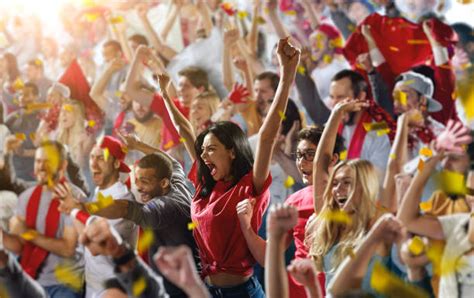 49700点を超えるサッカー 観戦のストックフォト、写真、そしてロイヤリティフリーの画像 Istock