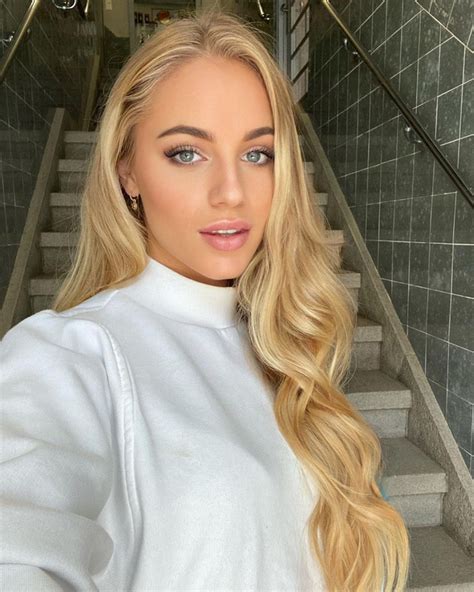 Ana Maria Markovici Gören Manken Sanıyor Dünyanın En Seksi Futbolcusu
