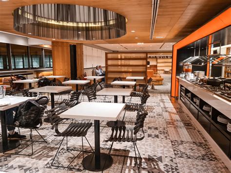 Como é a sala vip Gol Premium Lounge Inter em GRU Kerol Viajar