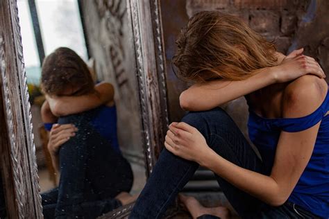 Inzest Hölle Vater Zeugt Sechs Kinder Mit Tochter Und Vergewaltigt