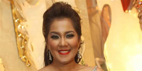 Sst Ivy Batuta Beberkan Alasan Nikah Di Amerika