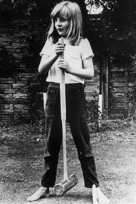 50 Photos Of Princess Diana Youve Never Seen Before