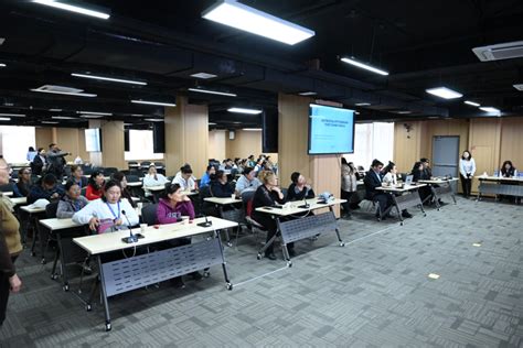 Хуульчийн мэргэжлийн шалгалтад оролцогчдыг бүртгэж байна