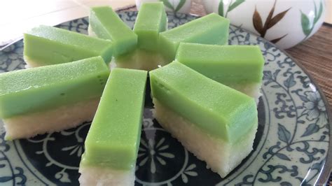 Kueh Salat Pandan Custard On Glutinous Rice Cake Recipes We Cherish