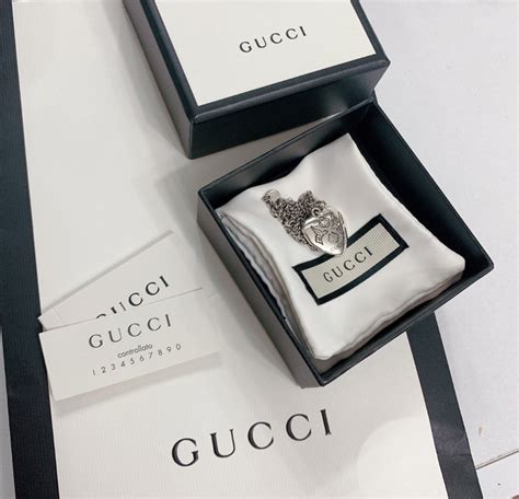 구찌 블라인드 포 러브 목걸이 헬로마켓