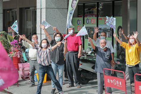 台南就業成長超越雙北 黃偉哲掃街受群眾支持