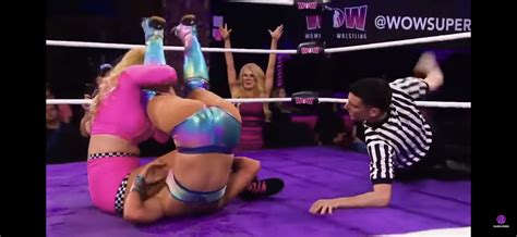 Leg Hooked And Ref Counting Can She Kick Out Rbostoncrabceilingsubs