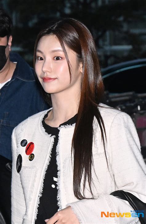 있지 예지 상큼한 꽃미모 포토엔hd 뉴스인코리아