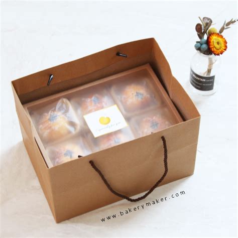 A ถุงกระดาษสีแดง ดำ น้ำตาล สีละ 5 ใบ จำหน่ายอุปกรณ์เบเกอรี่