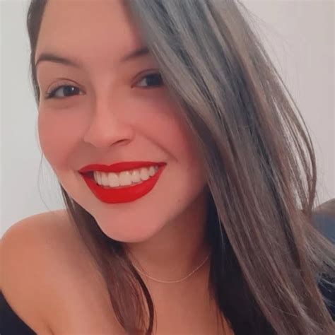 Giovana Vieira Giovieiiira • Threads Say More