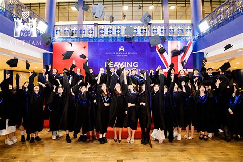 Reigate Grammar School Vietnam Celebrates Leaving Ceremony For Year 13