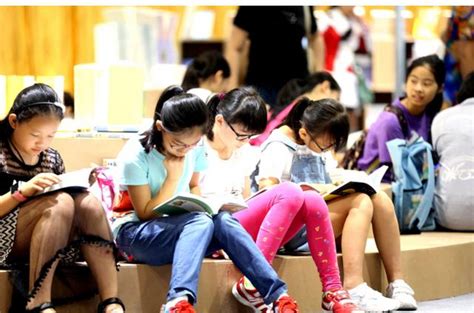 南國書香節暨羊城書展首日，民間工藝精品展同樣吸引大家眼球 每日頭條