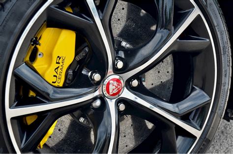 Introducir 91 Imagen Jaguar F Type Carbon Ceramic Brakes In
