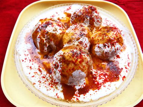 Best Places To Have Dahi Bhalle In Delhi