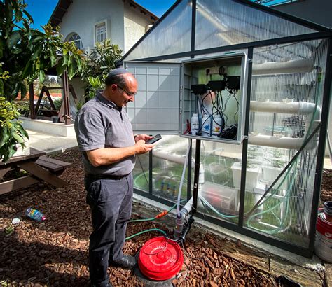 Auto Nutrient Doser Hydroponics Made Easy With Growee Mobile App