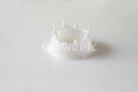 물방울 비눗방울 왕관 우유 우유방울 사진이미지일러스트캘리그라피 서은작가