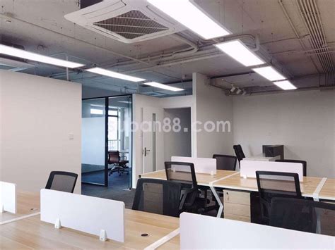 11苏州姑苏区汇邻广场128㎡办公室精装出租