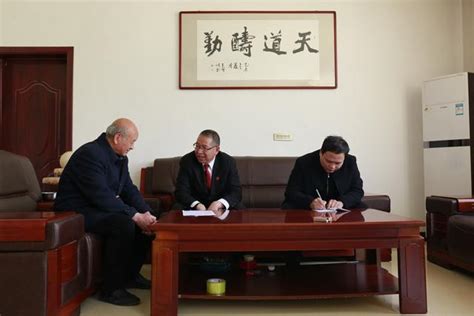 西峡法院：法官送法进企业 法律意识入人心