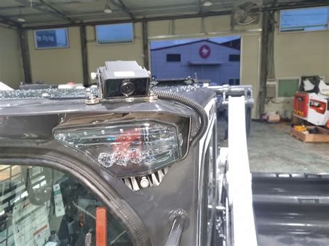 지게차 안전장비 Ai 사람인식 후방카메라 아이뷰플러스 비젼안전기술