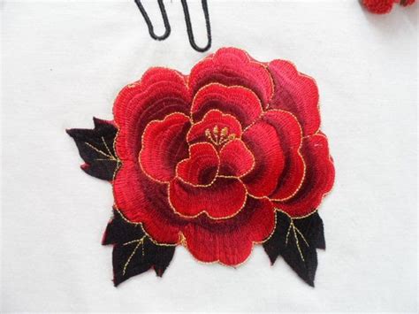 Delicados Bordados Flor Roja Aplique Parche Parche Floral Embroidery Patterns Machine