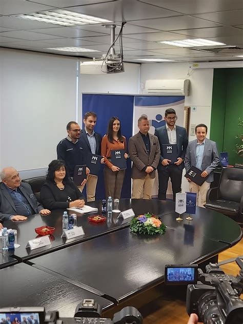 Фондацијата „Трајче Мукаетов“ им додели 42 нови стипендии на студенти а награди и 5 првенци на