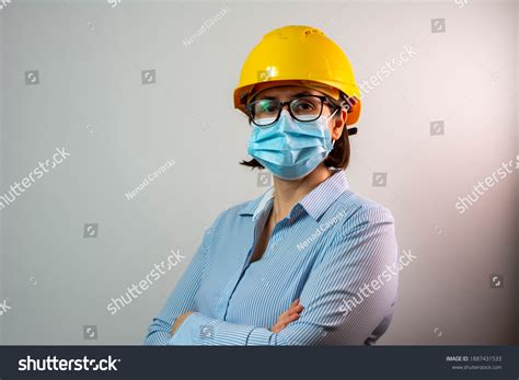 4 430 Imágenes De Sick Engineer Imágenes Fotos Y Vectores De Stock